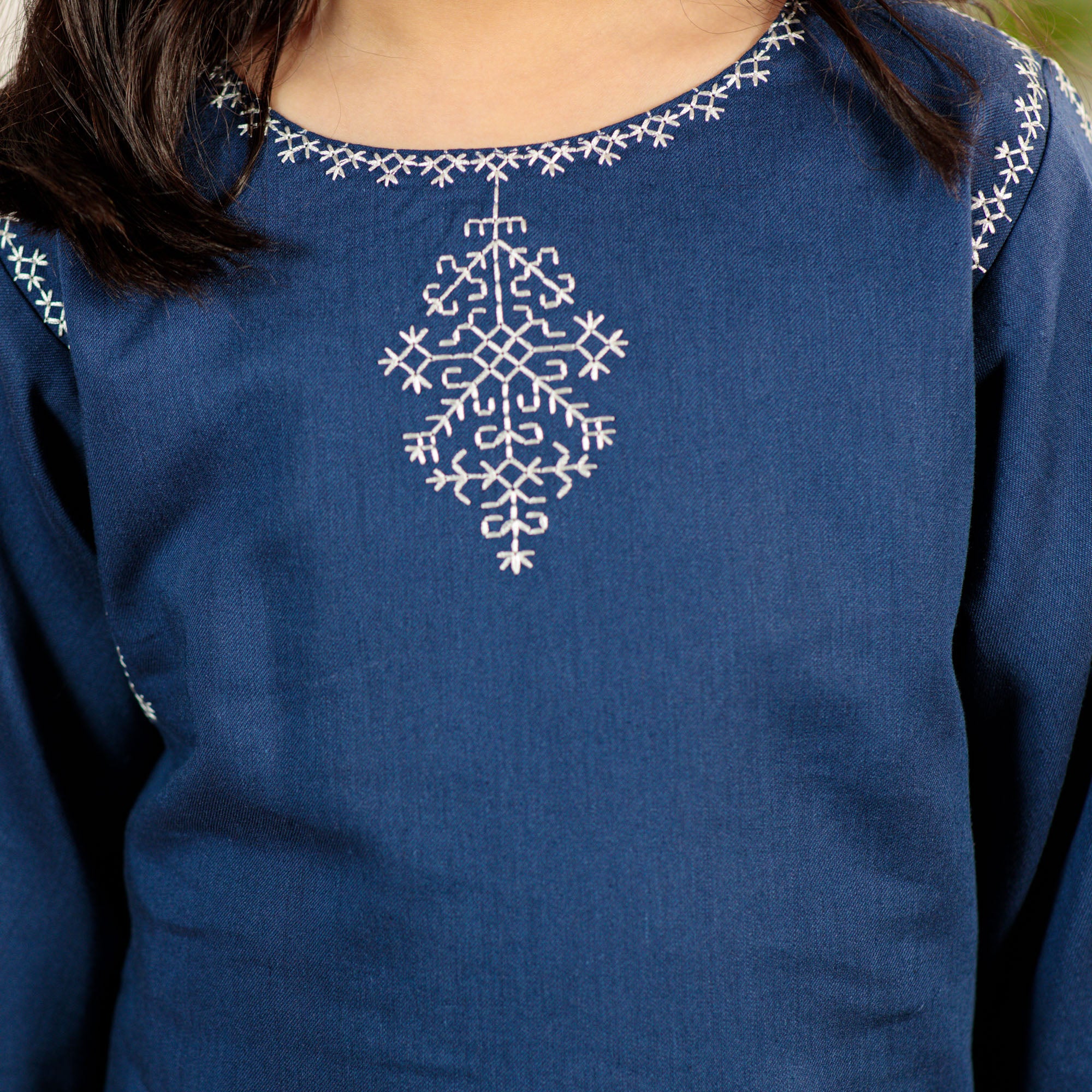 Blue Aura Embroidered Suit – cocobee
